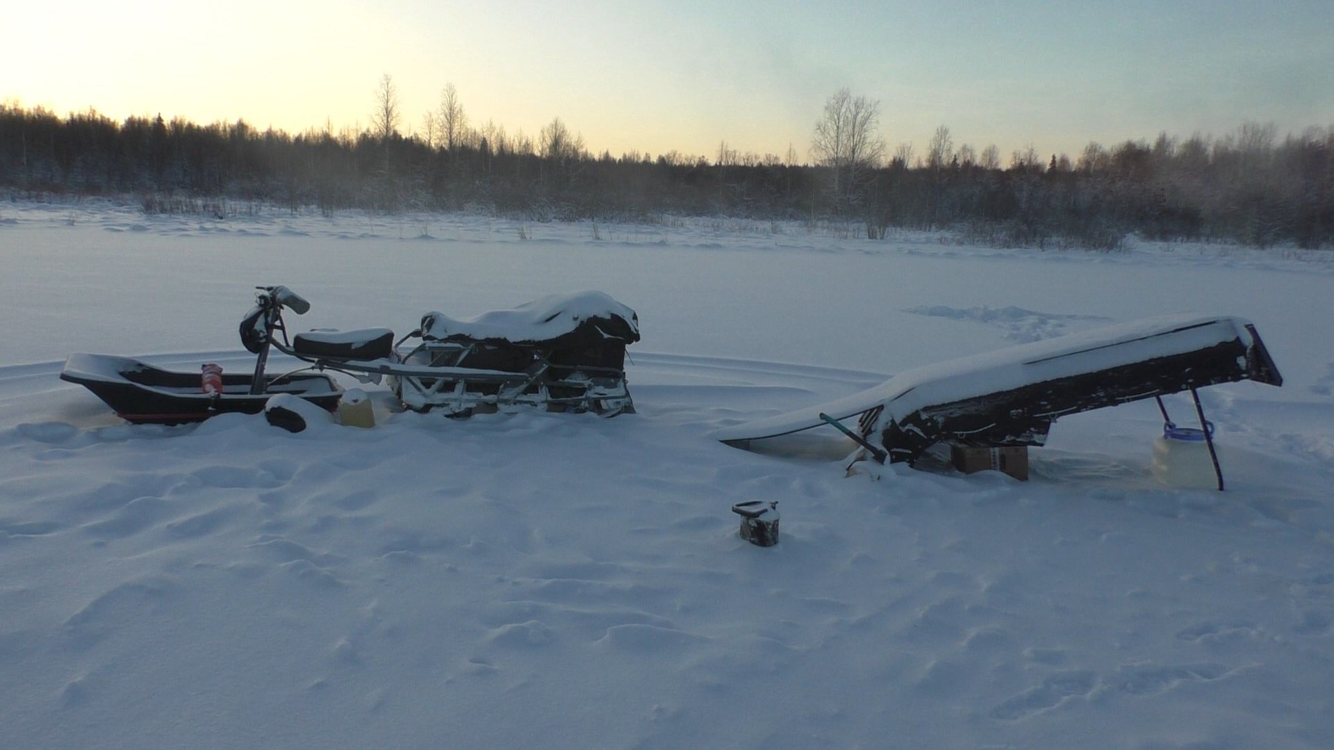 ЖИВЁМ ОДНИ В ЗАМЕРШЕЙ ТАЙГЕ В СЕМИ КВАДРАТАХ! САМАЯ СВЕЖАЯ ЩУКА, БЫТ В ПАЛАТКЕ \ РЫБАЛКА НА ЖЕРЛИЦЫ.