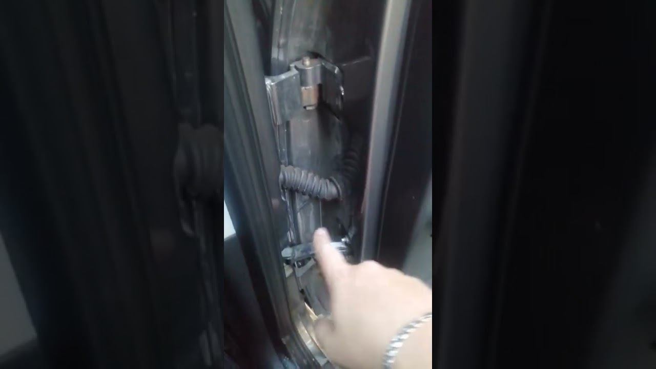 Убираем скрип дверей без грязи  #shorts