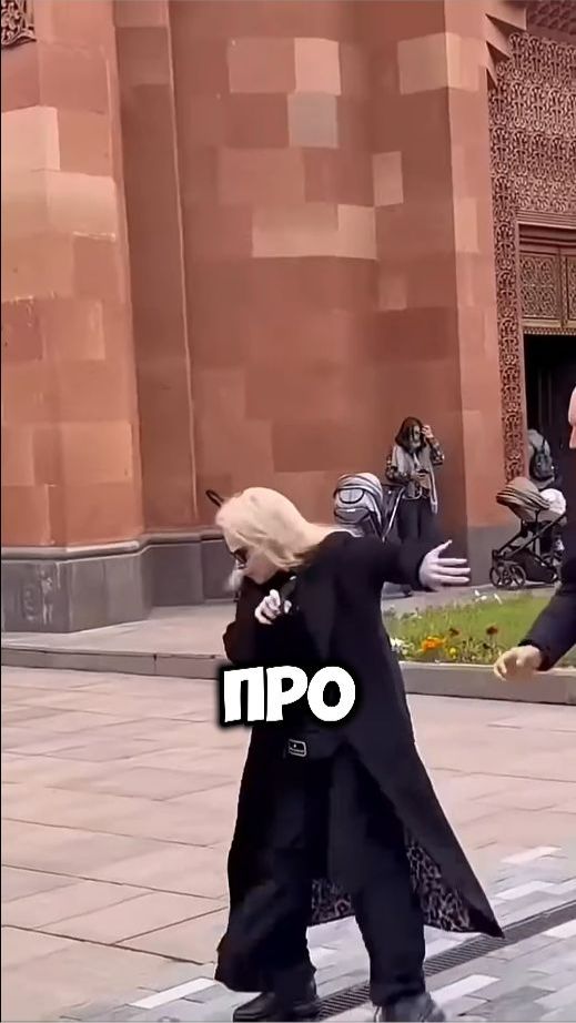 Что делать Ларисе Долиной после скандала с квартирой?