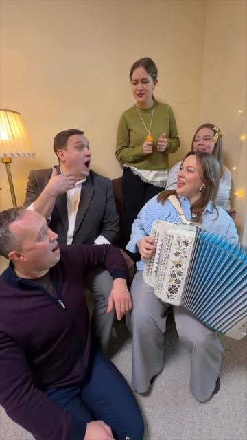 ❄️✨Та самая зимняя песня из детства… Потолок ледяной, дверь скрипучая... С Новым годом! | ПТАШИЦА