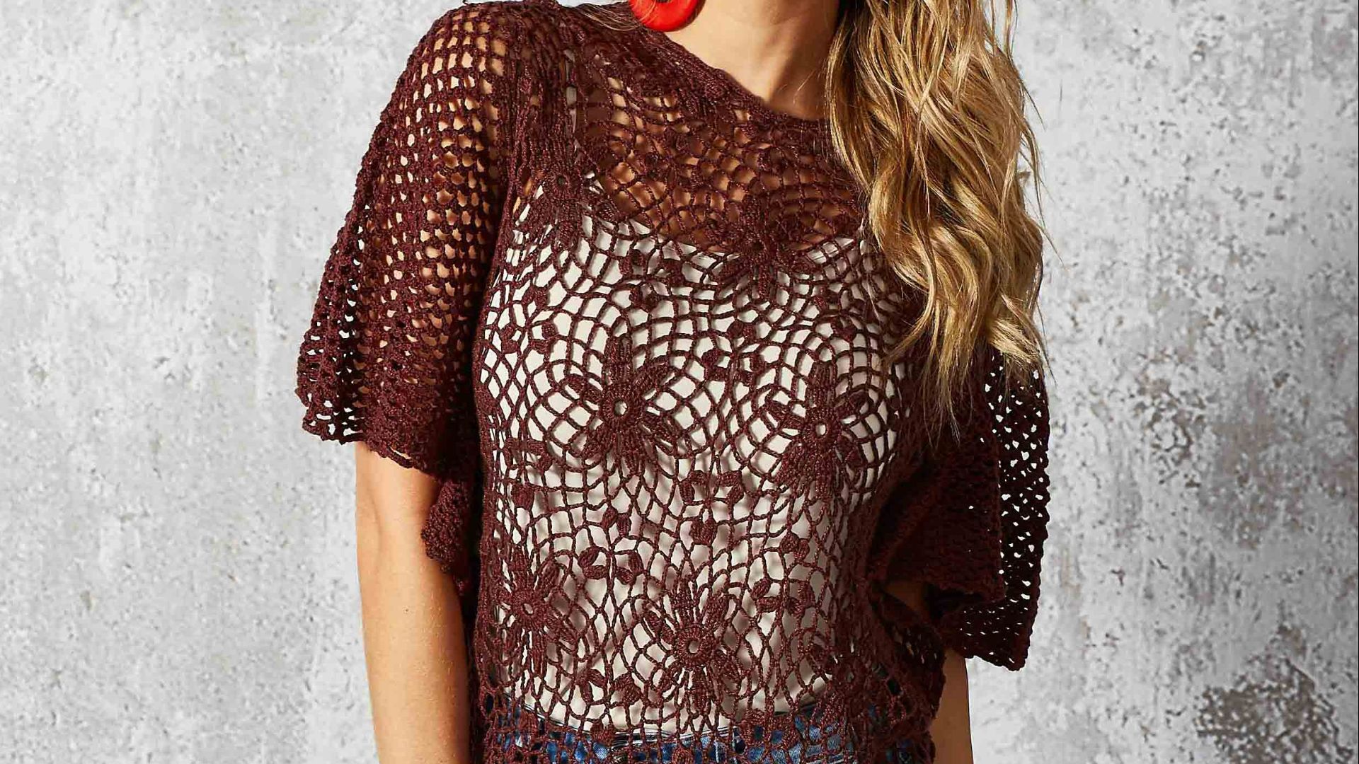 2 блузки вишневого цвета,связанные крючком