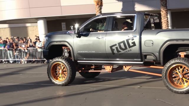 Ford Mustang - одна из самых популярных платформ для классического тюнинга.