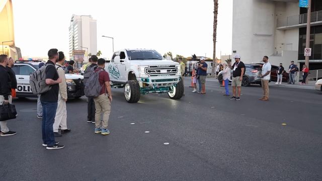 Chevrolet Camaro любим за потенциал в мощности и агрессивный вид внатуре.