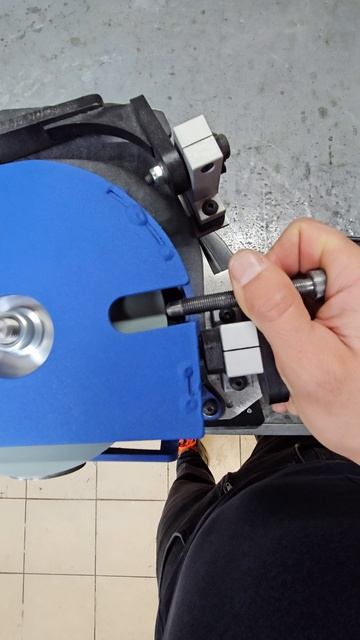 Станок для заточки коньков BroSharp - выправка диска под плоскость