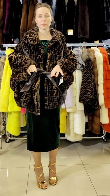 Создаем новогоднее настроение  #мода #модныепоказы #брендыодежды #стиль #стильxl #fashion #зима