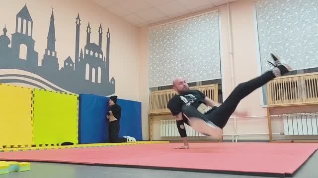 Evgesha - Power Move practice. December 2025.