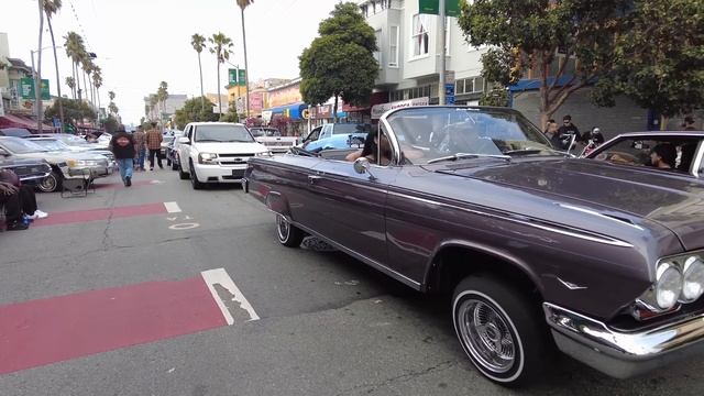 Лоурайдинг в Сан-Франциско часть латиноамериканской автомобильной культуры.