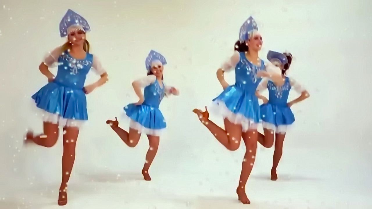 СМЕХ У ЕЛОЧКИ С НОВЫМ ГОДОМ ВАС