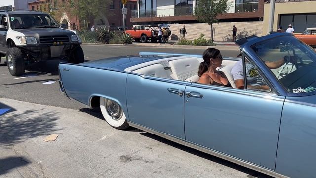 Epic Car Show — мероприятие где представлены ка классические ретро-автомобили так и суперкары.