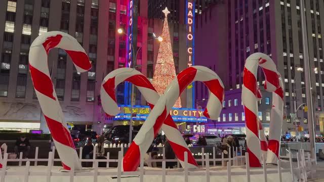 Рождественская прогулка по Нью-Йорку 2025 ✨Мидтаун Манхэттен, Нью-Йорк, 4K Рождественские украшения