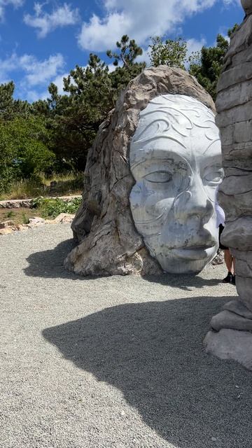 Парк перед входом на Ай-петри