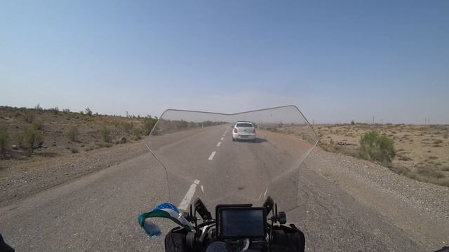 Полиция Узбекистана по дороге в Учкудук