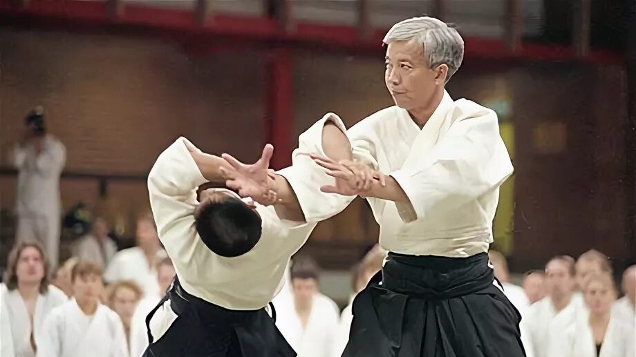 Моритэру Уэсиба АЙКИДО 7: НИНИН-ГАКЭ защита против двух нападающих; БУКИ-ВАДЗА техники с оружием