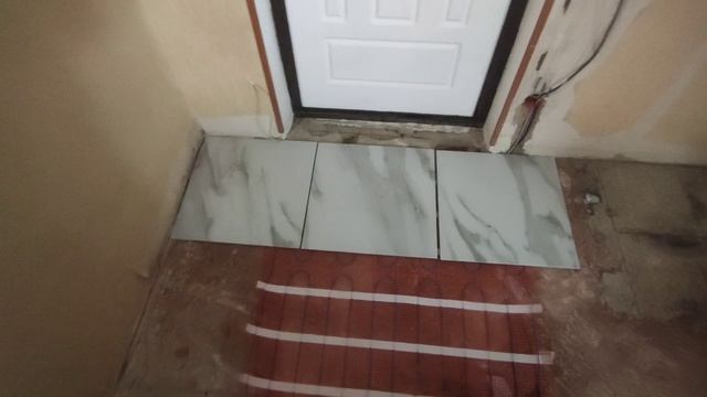как сделать ЭЛЕКТРИЧЕСКИЙ ТЕПЛЫЙ ПОЛ ПОД ПЛИТКУ в ПРИХОЖЕЙ своими руками