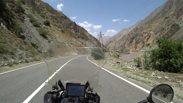 Дорога край реки Пяндж (2)