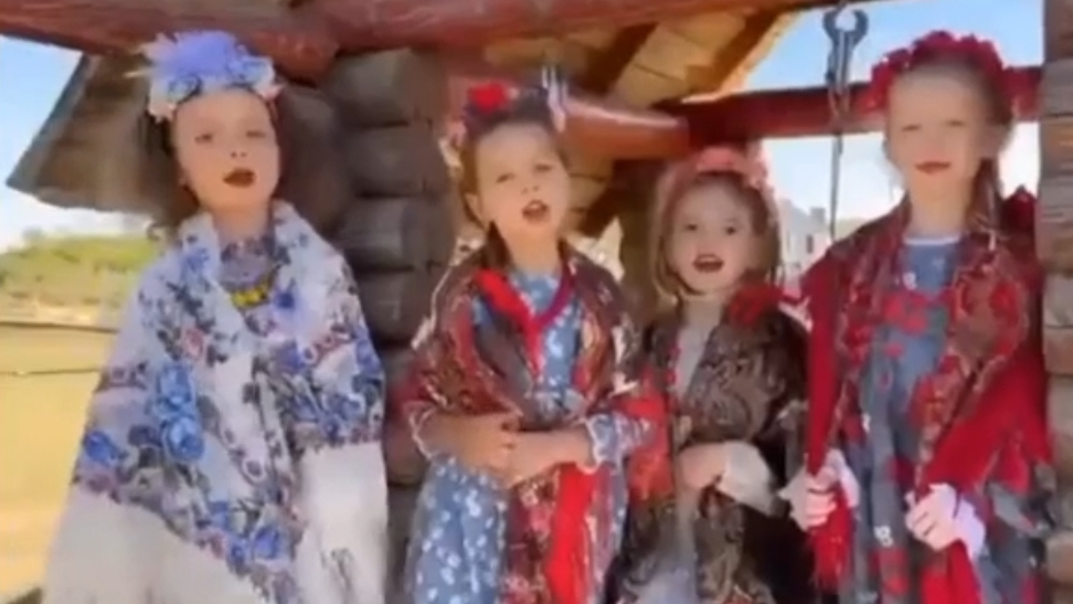 КЛИП : Дети поют взрослую песню ! " Зачем зачем ты мне повстречался ?.. "