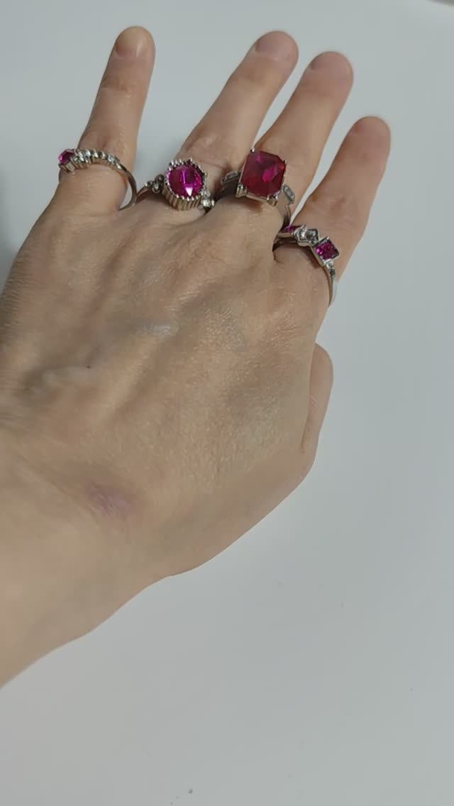 Набор колец с розовым камнем