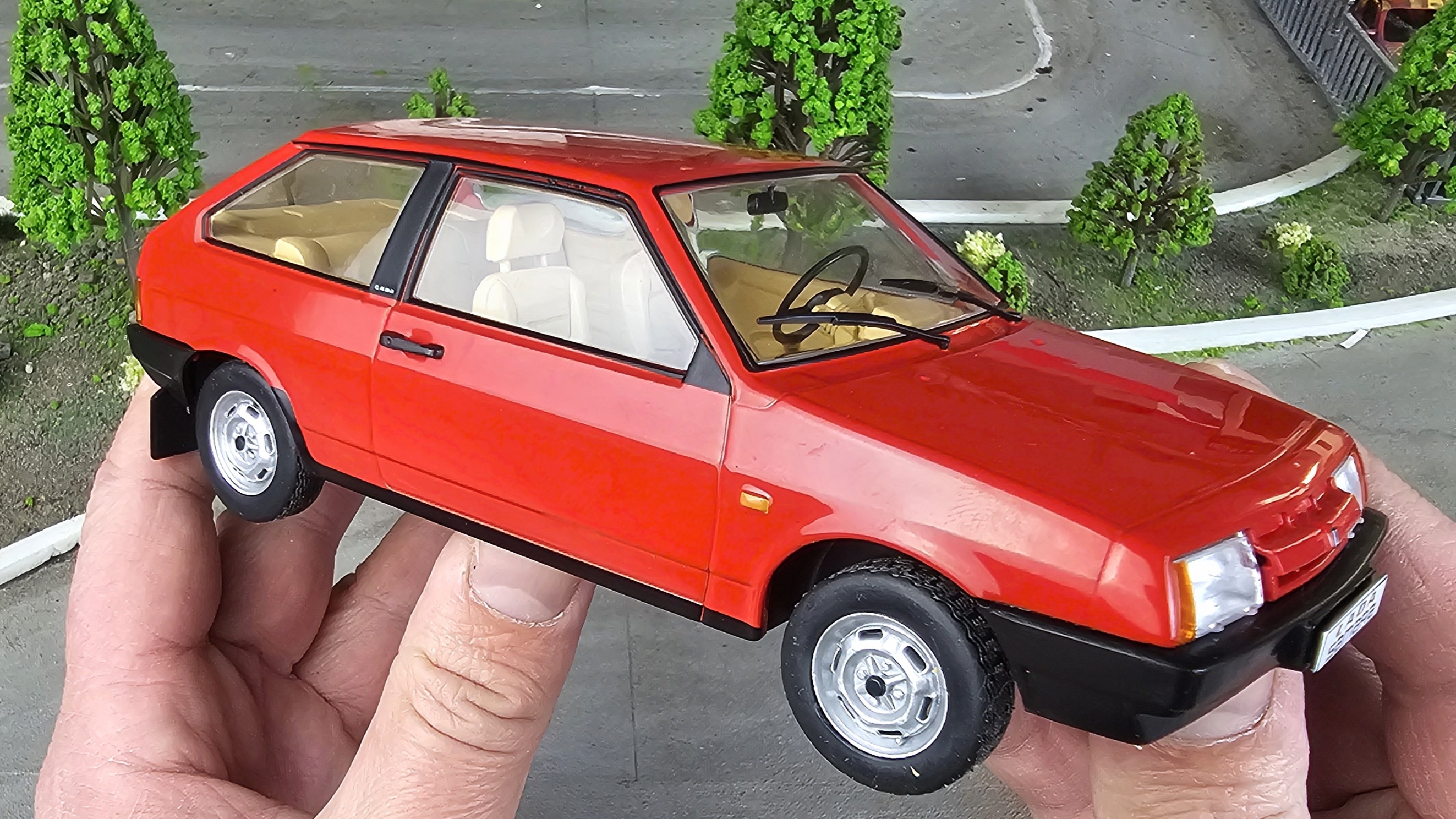 Моделька ВАЗ 2108 Восьмёрка масштаб 1/24. Про машинки