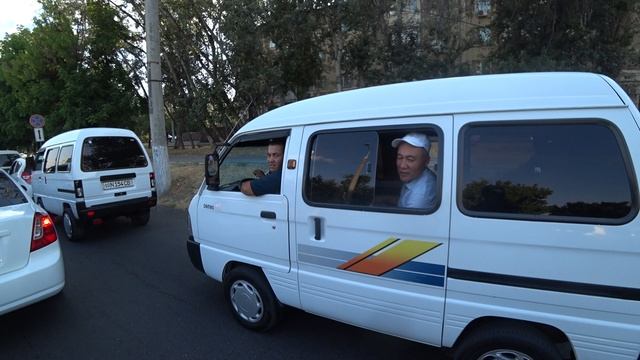 Пробки приветливые местные