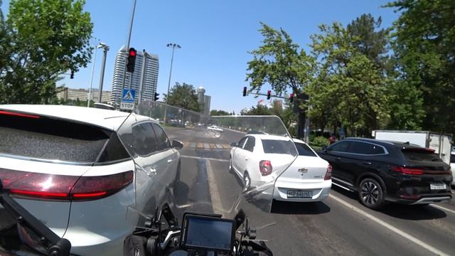 дорога на рынок Чорсу, привет в Москву