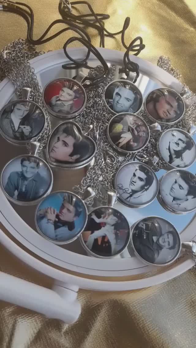 Кулоны с изображением Элвиса Пресли