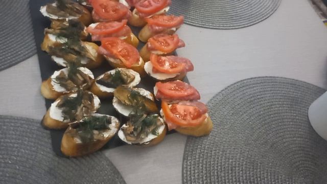 02/01 26 И В НОВОМ ГОДУ  ВНУЧКА  ПРОДОЛЖАЕТ НАС БАЛОВАТЬ.