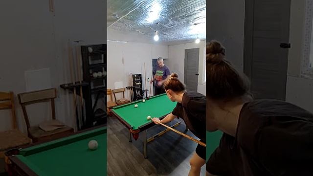 Бильярд дома.Стол 6 футов.Первая партия