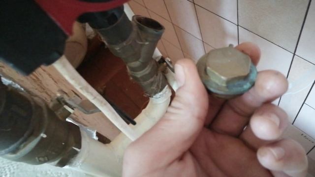 Треск насоса отопления устраняем неполадку.