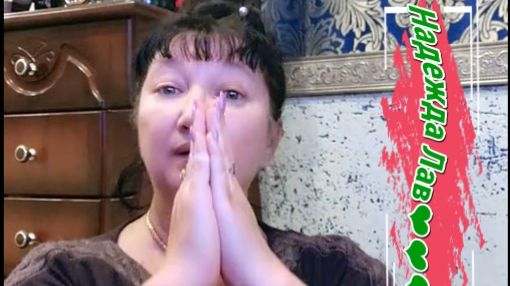 Шиньон с аксессуарами: стильная повседневная причёска