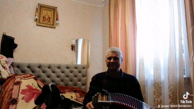 Бим на подпевках.