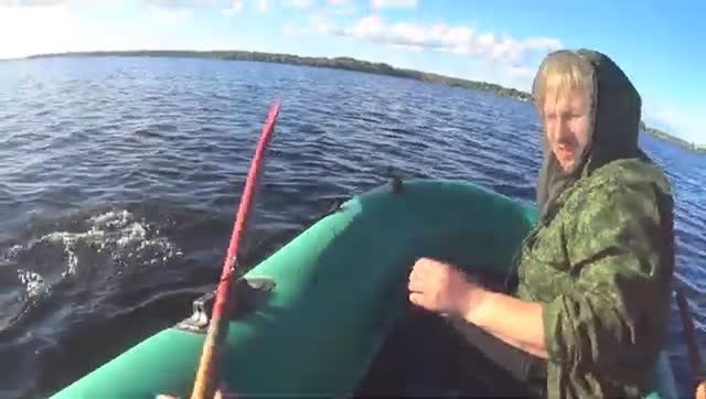 Взял с собой Няньку!Проверять Крупные сетки Шестидесятки.Споймала Красную.