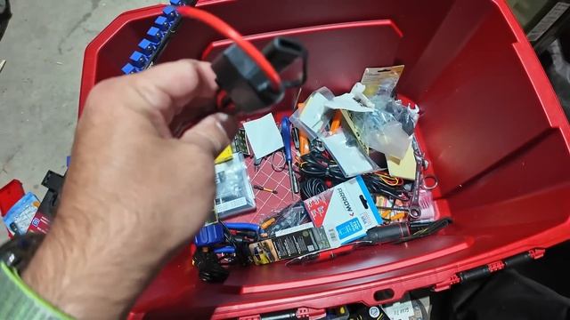 Разбор инструментов и бонусов ｜ Аукцион Контейнеров (MeVova)