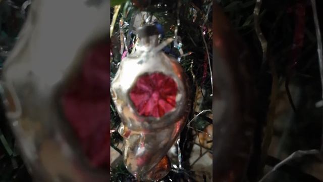 Ёлка с советскими игрушками