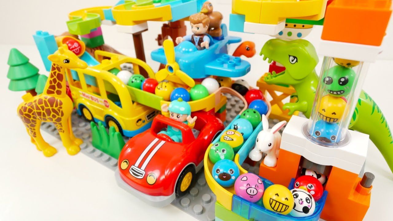 СТРОИМ ГОРКУ ДЛЯ ШАРИКОВ С ИГРУШКАМИ КАТАЕМ ШАРИКИ ВИДЕО ДЛЯ ДЕТЕЙ ДЕТСКИЙ КАНАЛ ИГРАЛКИ-ЗАЛИПАЛКИ