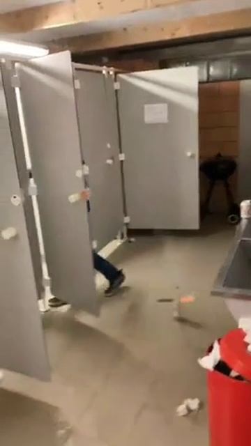 Идиотос 80+. Профессионал в петардах.