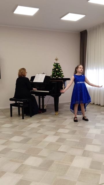 Ц.Кюи, романс "Розы расцветают" на слова В. Жуковского, исполняет Якушева Альбина, 9 лет.