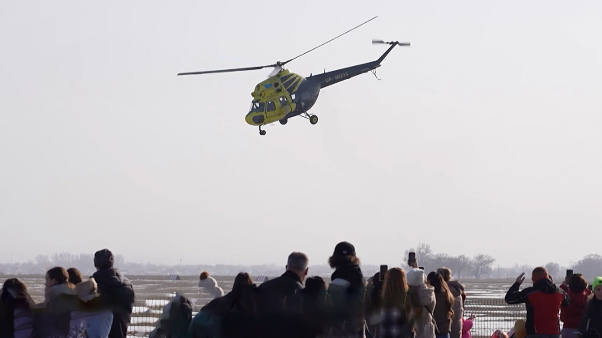 Авиашоу в Казахстане: опытные пилоты показали фигуры высшего пилотажа