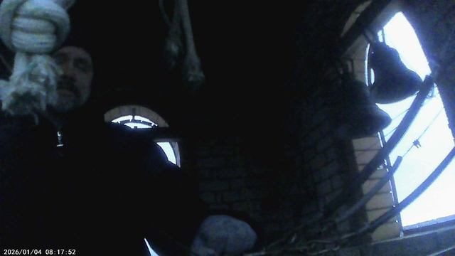 Колокольный звон к началу Божественной Литургии 4 января 2026