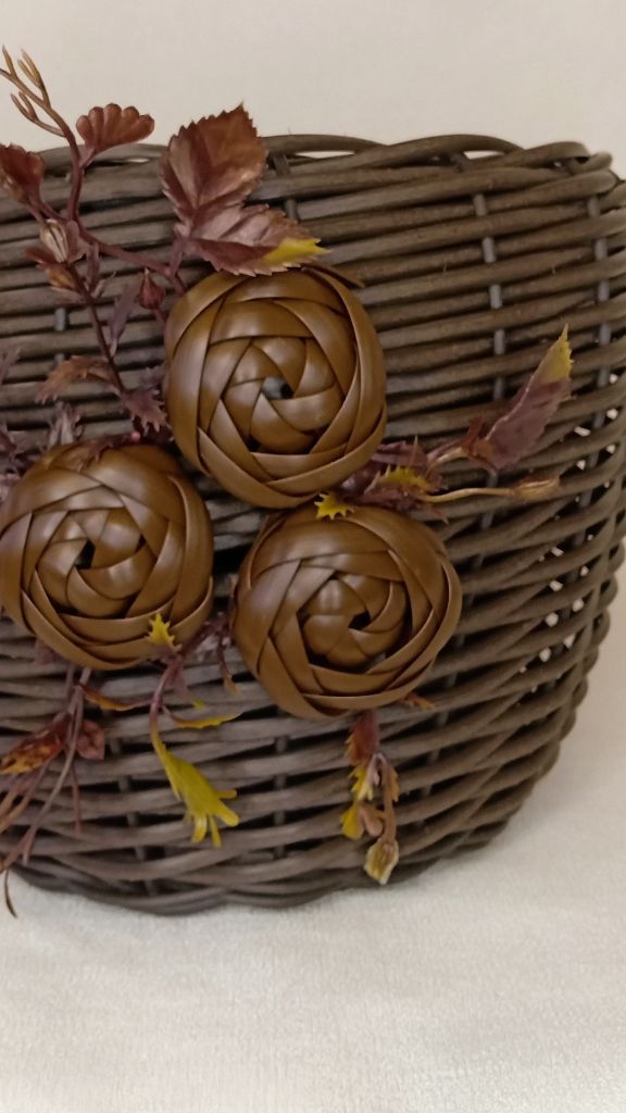 Кашпо из искусственного ротанга