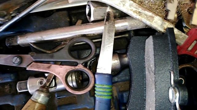 тонкий металл на колодках