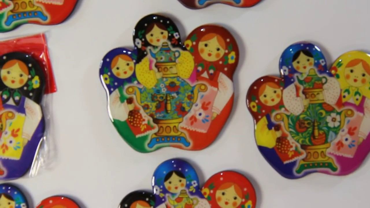 Магнит Матрешки с балалайкой / www.artshop-rus.com