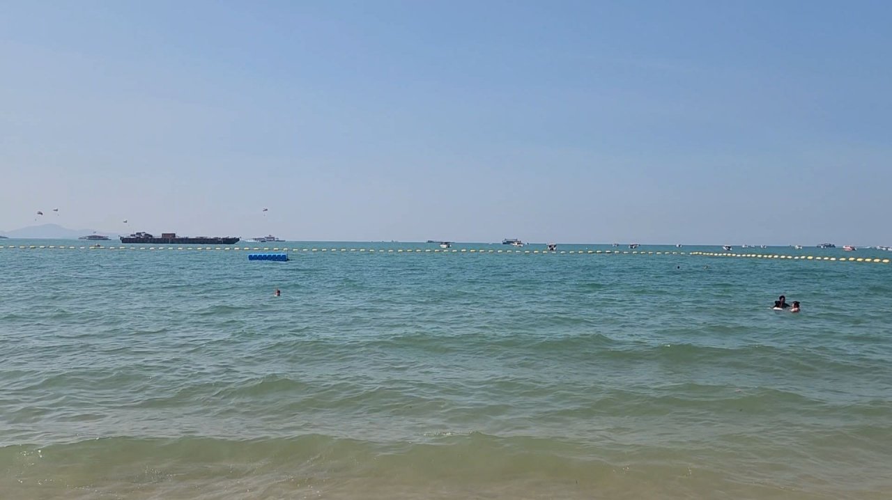 Первый заход в воду пляжа Паттайя ⛱️🎄