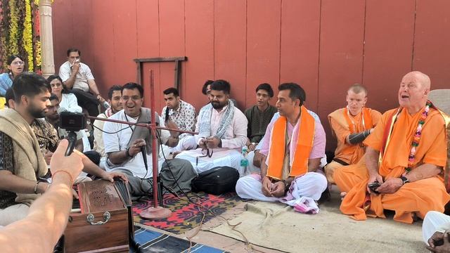 2025_10_26 Киртан 3. Баччаван, Врадж