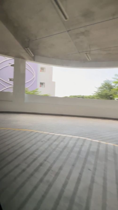 Рампа многоэтажного промышленного объекта в Сингапуре