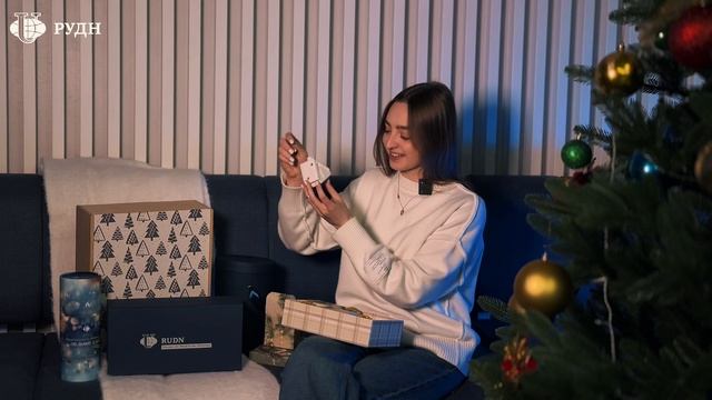 Продолжаем распаковывать подарки от PR-команды РУДН