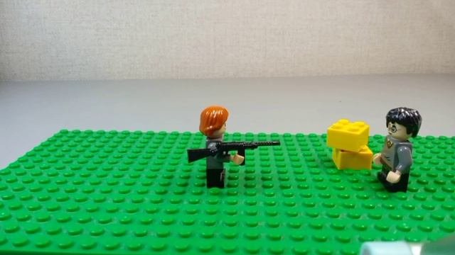Лего анимация, как Рон грабит Гарри Поттер)))