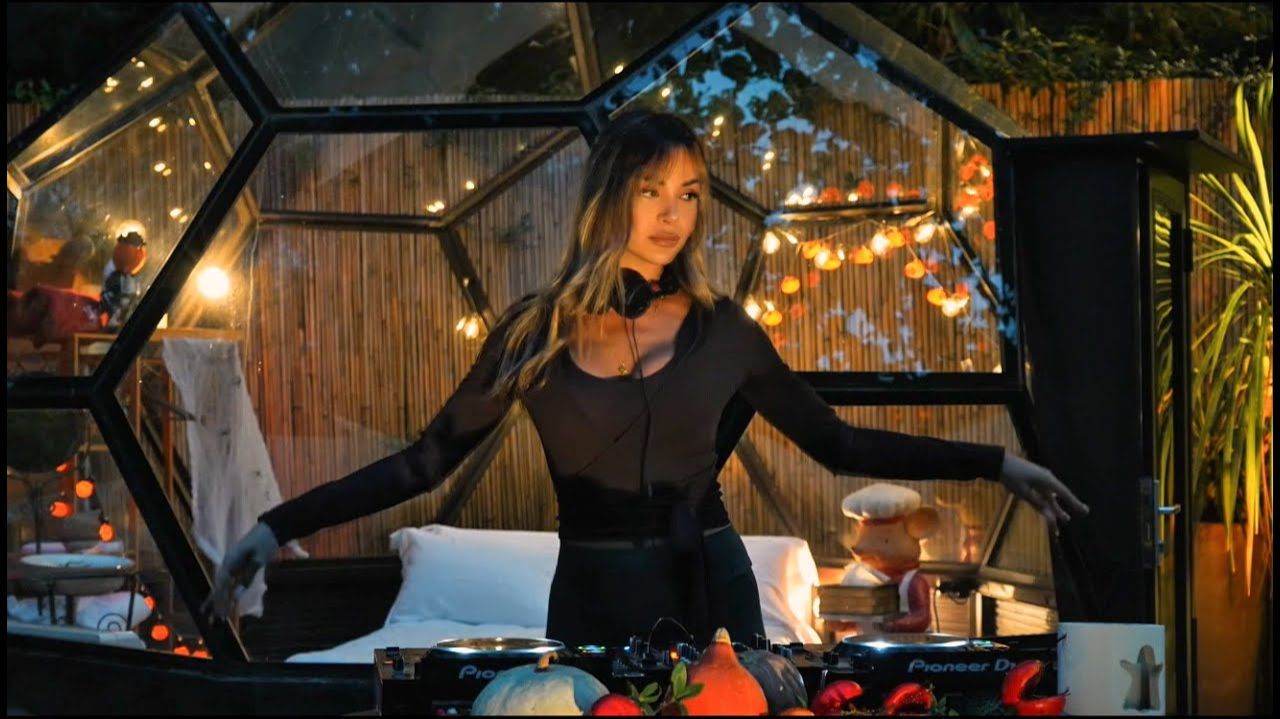 Giada Brincè | °Autumn Vibes DjSet Glamping Experience (Rufus DuSol ...