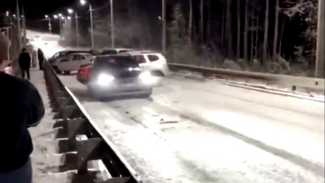 Массовое ДТП из за гололёда на дороге