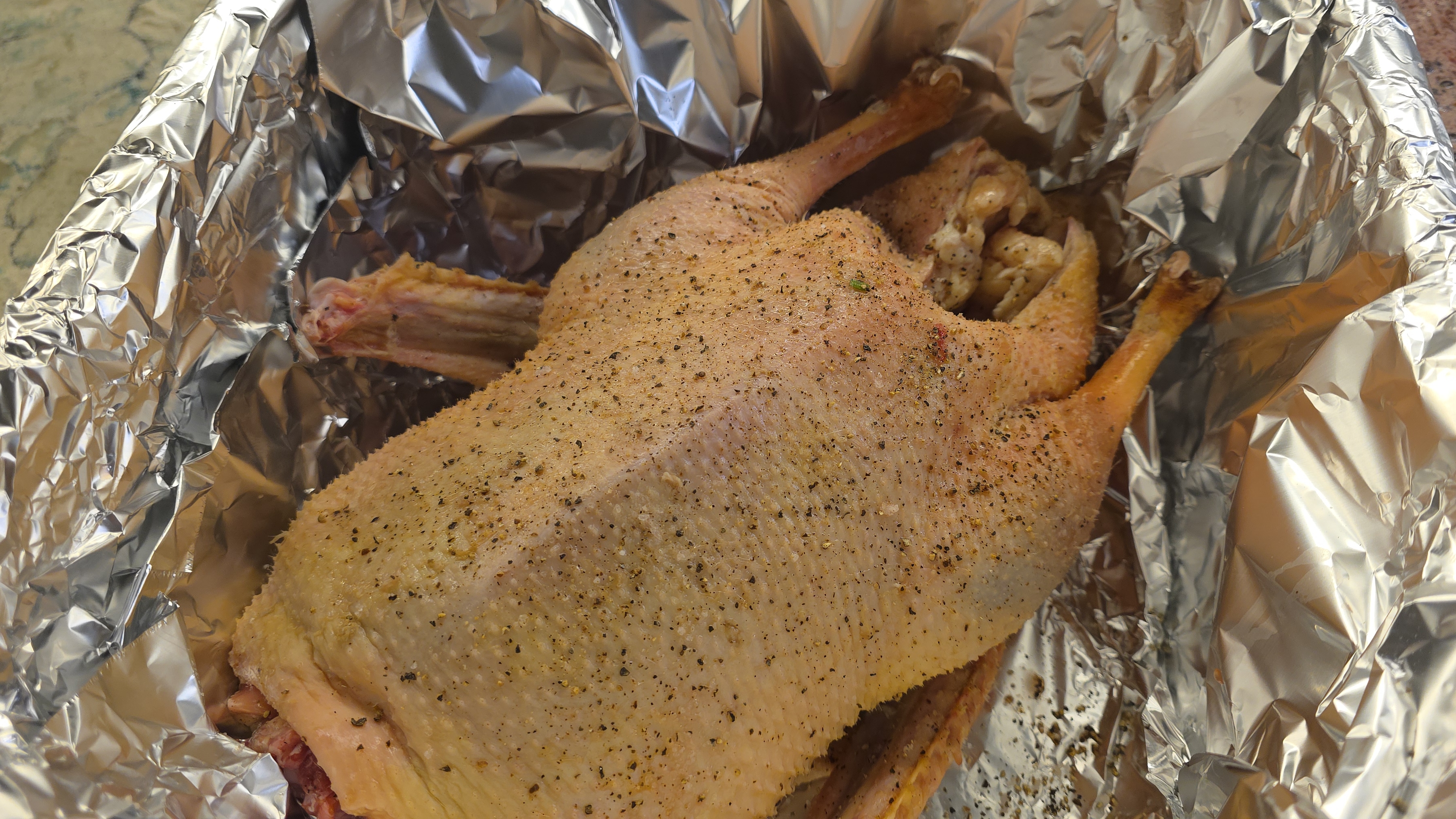 Рождественский гусь, маринад из брусники и вина