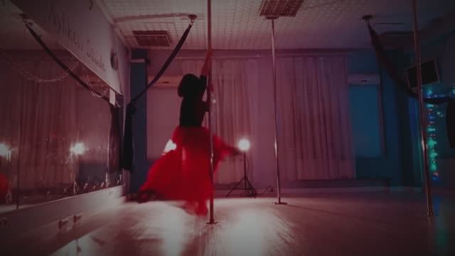 Pole Dance. Школа танцев на пилоне в Измайлово (Первомайская, ВАО, Москва).
